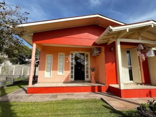 Casa / Sobrado para Venda em Farroupilha/RS Primeiro de Maio 4 Quartos