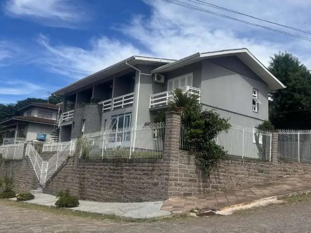 Casa / Sobrado para Venda em Farroupilha/RS São Luiz 4 Quartos