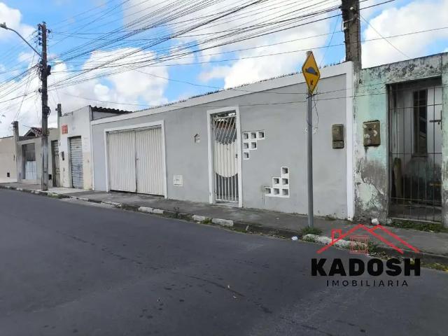 Casa / Sobrado para Venda em Feira de Santana/BA Calumbi 2 Quartos