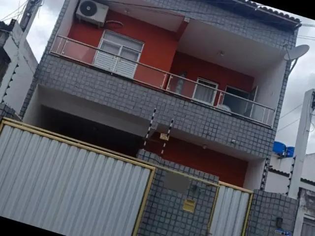 Casa / Sobrado para Venda em Feira de Santana/BA Calumbi 3 Quartos