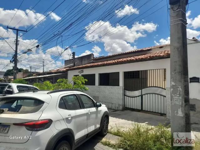 Casa / Sobrado para Venda em Feira de Santana/BA Centro 3 Quartos