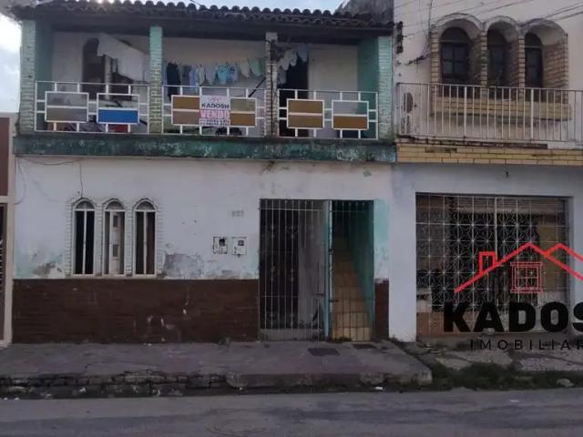 Casa / Sobrado para Venda em Feira de Santana/BA Centro 3 Quartos