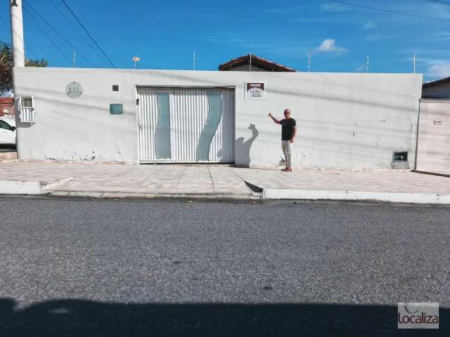 Casa / Sobrado para Venda em Feira de Santana/BA Jardim Acácia 3 Quartos