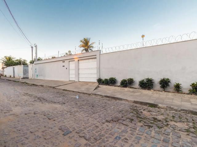 Casa / Sobrado para Venda em Feira de Santana/BA Mangabeira 3 Quartos