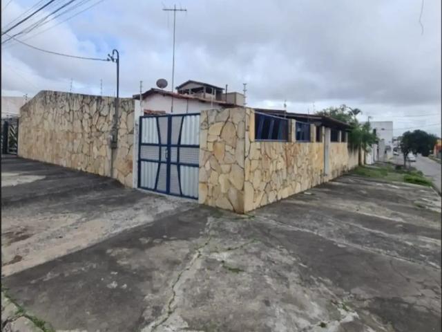 Casa / Sobrado para Venda em Feira de Santana/BA Sobradinho 3 Quartos