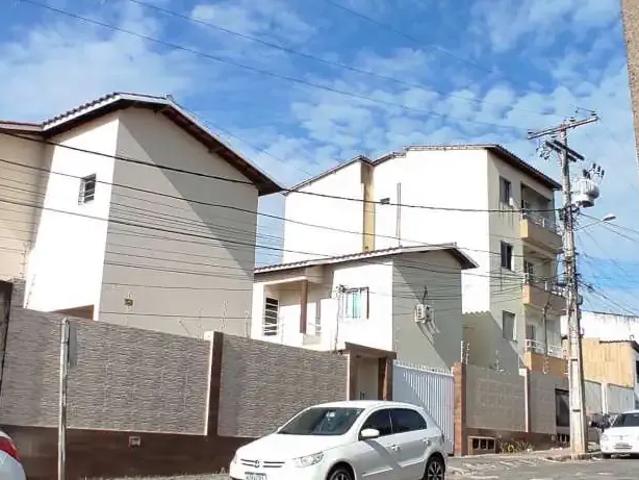 Casa / Sobrado para Venda em Feira de Santana/BA Serraria Brasil 3 Quartos
