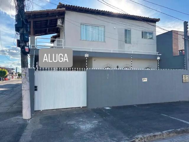 Casa / Sobrado para Venda em Feira de Santana/BA Ponto Central 3 Quartos