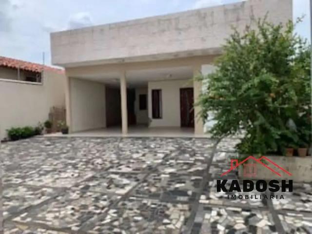Casa / Sobrado para Venda em Feira de Santana/BA Parque Getúlio Vargas 4 Quartos