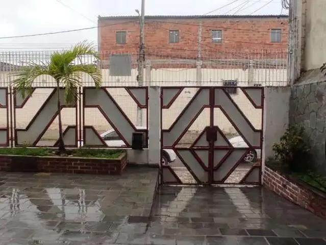 Casa / Sobrado para Venda em Feira de Santana/BA Queimadinha 3 Quartos