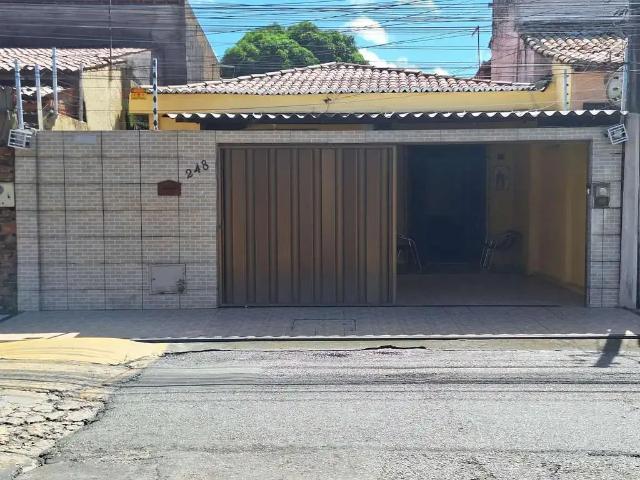 Casa / Sobrado para Venda em Fortaleza/CE Vila Peri 3 Quartos