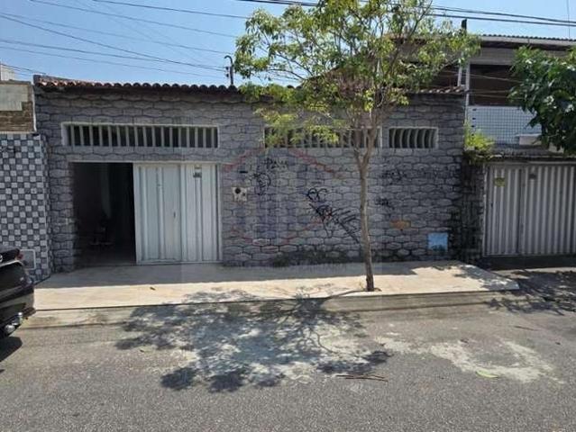 Casa / Sobrado para Venda em Fortaleza/CE Amadeu Furtado 4 Quartos