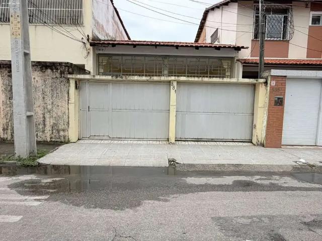 Casa / Sobrado para Venda em Fortaleza/CE Benfica 2 Quartos