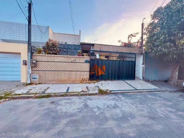 Casa / Sobrado para Venda em Fortaleza/CE Cambeba 5 Quartos