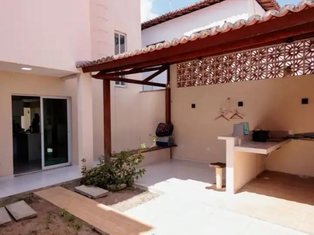 Casa / Sobrado para Venda em Fortaleza/CE Cajazeiras 4 Quartos