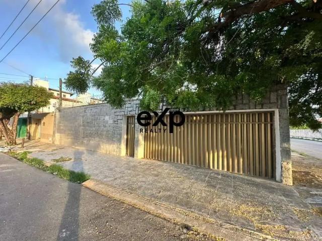 Casa / Sobrado para Venda em Fortaleza/CE Castelão 3 Quartos