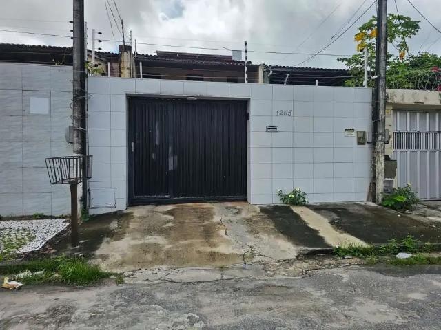 Casa / Sobrado para Venda em Fortaleza/CE Cidade dos Funcionários 4 Quartos