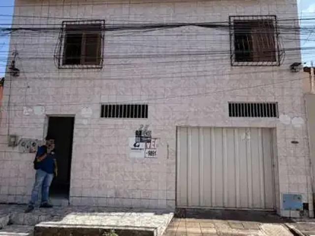 Casa / Sobrado para Venda em Fortaleza/CE Conjunto Esperança 5 Quartos