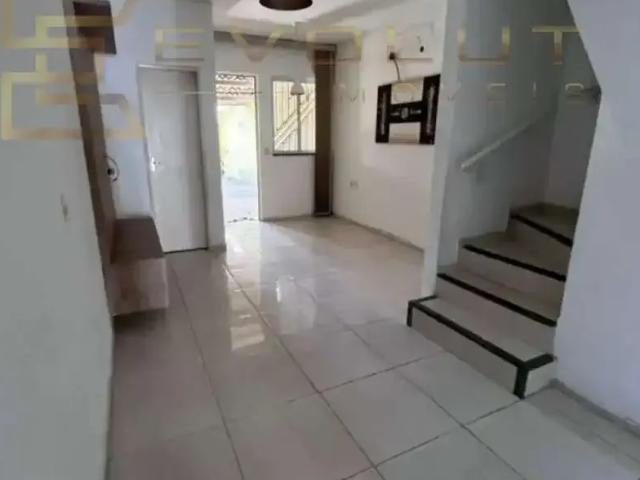 Casa / Sobrado para Venda em Fortaleza/CE Conjunto Palmeiras 3 Quartos