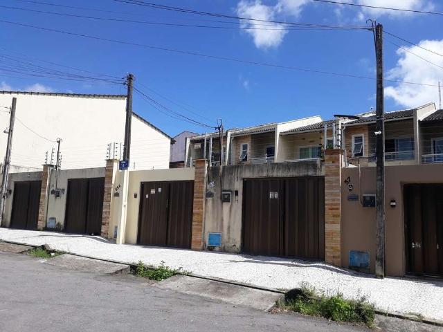 Casa / Sobrado para Venda em Fortaleza/CE Coaçu 3 Quartos