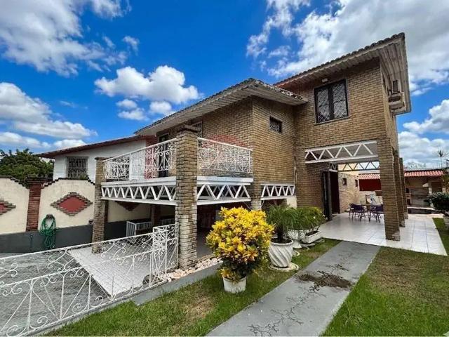 Casa / Sobrado para Venda em Fortaleza/CE Edson Queiroz 6 Quartos