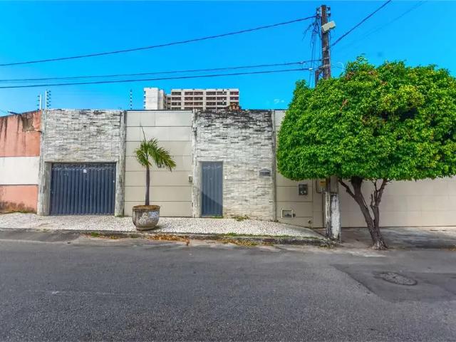 Casa / Sobrado para Venda em Fortaleza/CE Engenheiro Luciano Cavalcante 6 Quartos