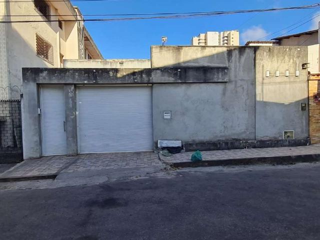 Casa / Sobrado para Venda em Fortaleza/CE Fátima 3 Quartos