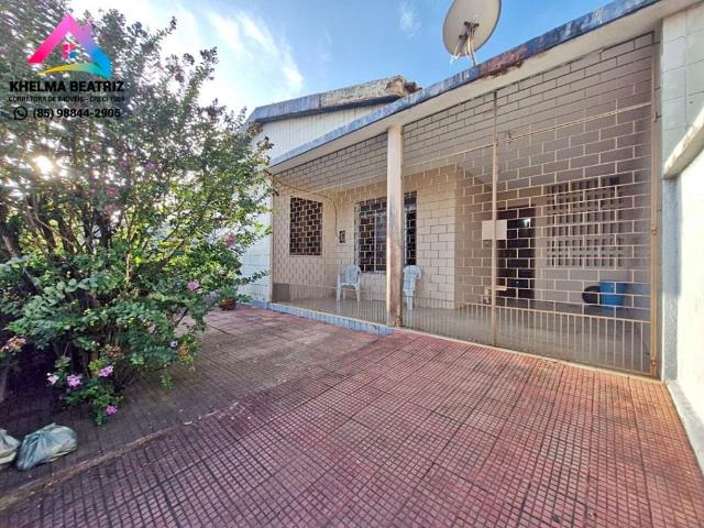 Casa / Sobrado para Venda em Fortaleza/CE Fátima 4 Quartos