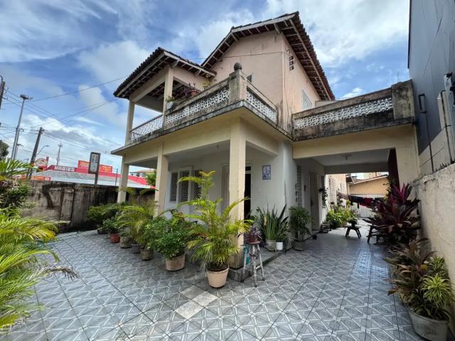Casa / Sobrado para Venda em Fortaleza/CE Fátima 4 Quartos