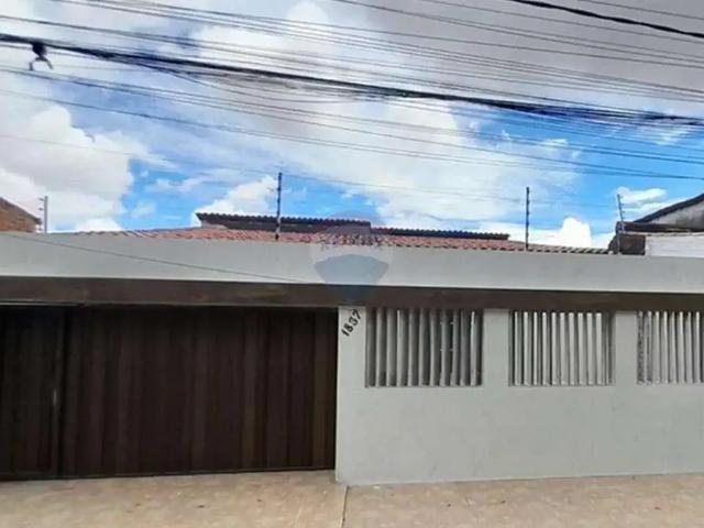 Casa / Sobrado para Venda em Fortaleza/CE Henrique Jorge 2 Quartos