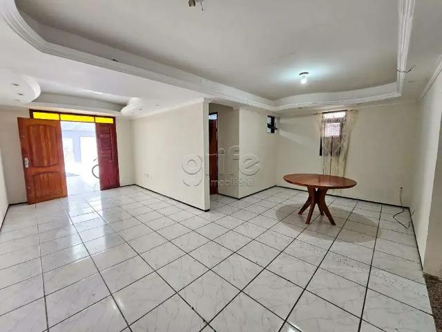Casa / Sobrado para Venda em Fortaleza/CE Itaperi 6 Quartos