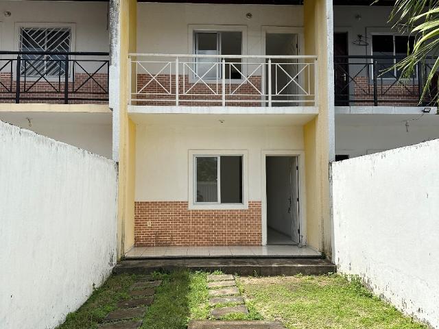 Casa / Sobrado para Venda em Fortaleza/CE Jangurussu 3 Quartos