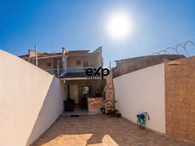 Casa / Sobrado para Venda em Fortaleza/CE Jangurussu 3 Quartos