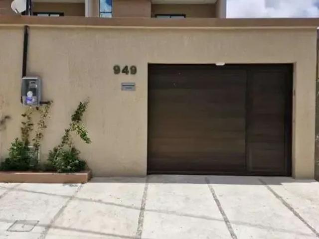Casa / Sobrado para Venda em Fortaleza/CE Jardim das Oliveiras 4 Quartos
