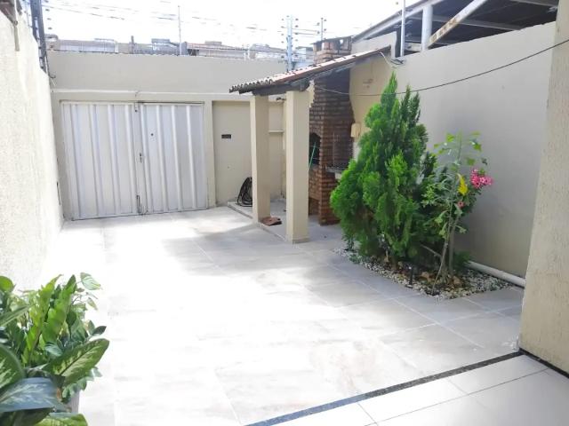 Casa / Sobrado para Venda em Fortaleza/CE Jardim das Oliveiras 3 Quartos