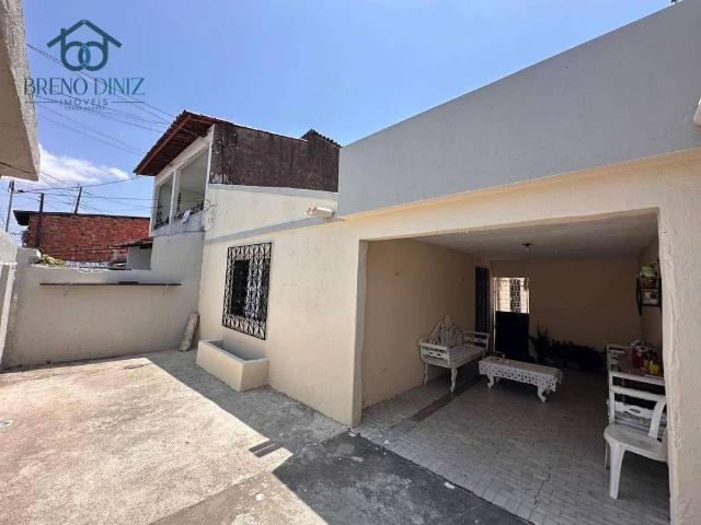 Casa / Sobrado para Venda em Fortaleza/CE Jóquei Clube 3 Quartos