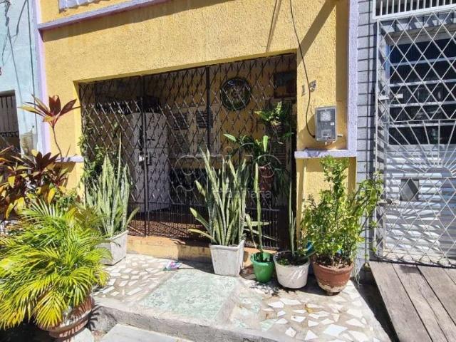 Casa / Sobrado para Venda em Fortaleza/CE José Bonifácio 2 Quartos
