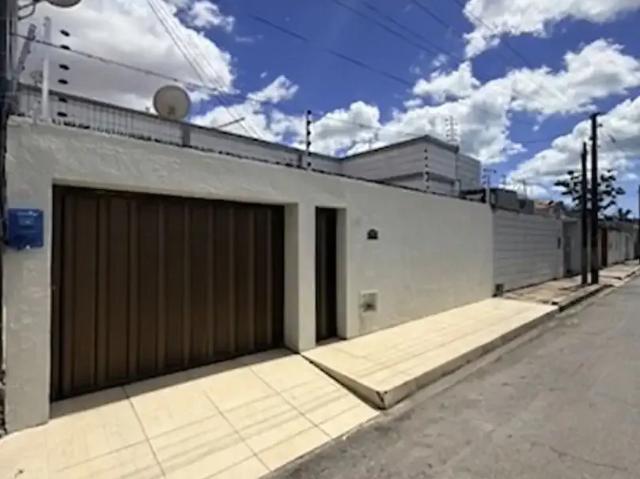 Casa / Sobrado para Venda em Fortaleza/CE Monte Castelo 4 Quartos
