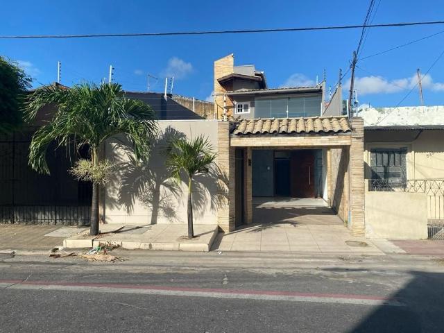Casa / Sobrado para Venda em Fortaleza/CE Montese