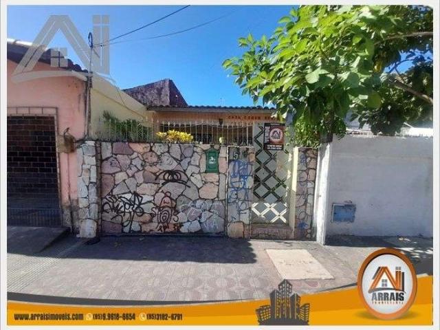 Casa / Sobrado para Venda em Fortaleza/CE Montese 2 Quartos