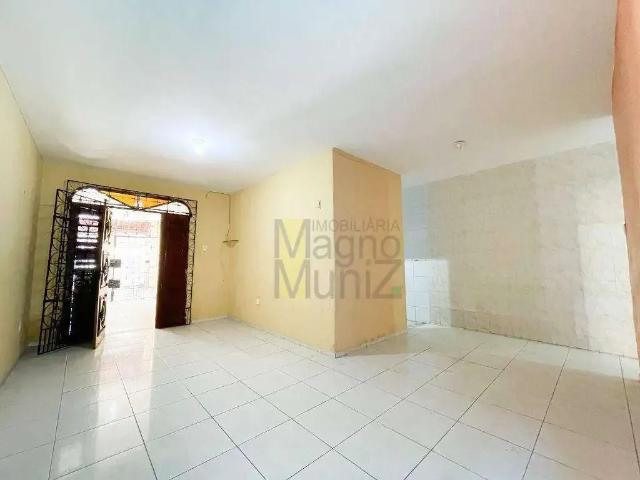 Casa / Sobrado para Venda em Fortaleza/CE Montese 3 Quartos