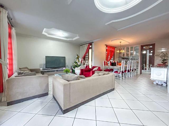 Casa / Sobrado para Venda em Fortaleza/CE Cambeba 4 Quartos