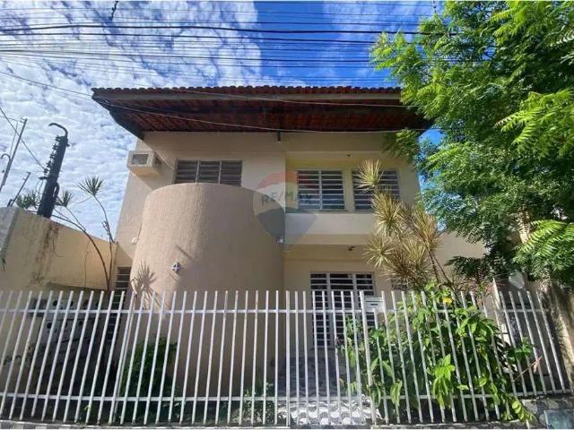Casa / Sobrado para Venda em Fortaleza/CE Parreão 10 Quartos