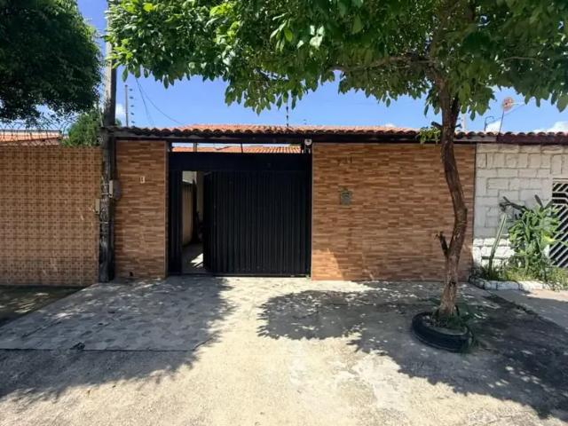 Casa / Sobrado para Venda em Fortaleza/CE Passaré 3 Quartos