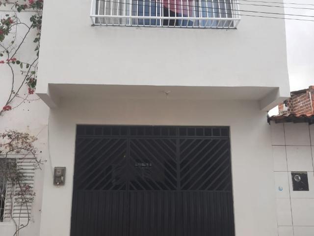 Casa / Sobrado para Venda em Fortaleza/CE Pici 2 Quartos
