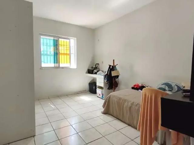 Casa / Sobrado para Venda em Fortaleza/CE Pici 4 Quartos