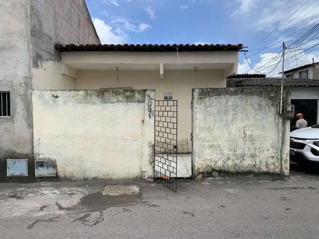 Casa / Sobrado para Venda em Fortaleza/CE Prefeito José Walter 2 Quartos