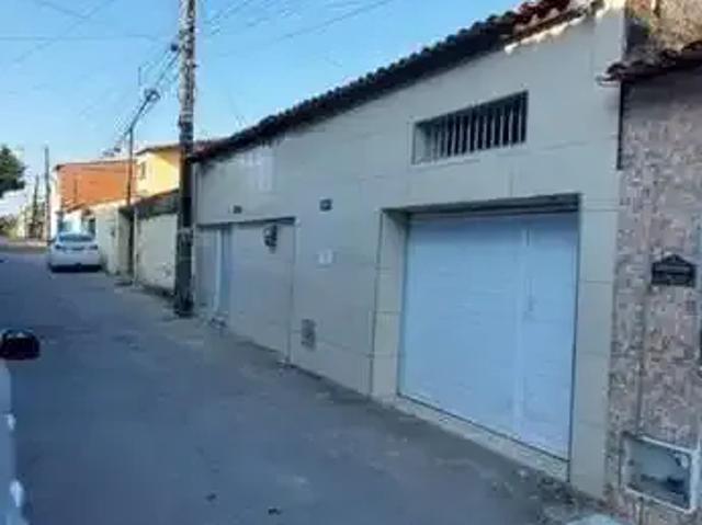 Casa / Sobrado para Venda em Fortaleza/CE Prefeito José Walter 2 Quartos