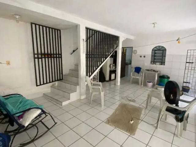 Casa / Sobrado para Venda em Fortaleza/CE Quintino Cunha 4 Quartos
