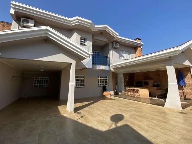 Casa / Sobrado para Venda em Foz do Iguaçu/PR Centro 4 Quartos