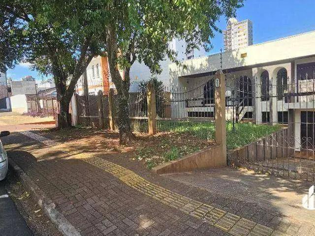 Casa / Sobrado para Venda em Foz do Iguaçu/PR Centro 5 Quartos